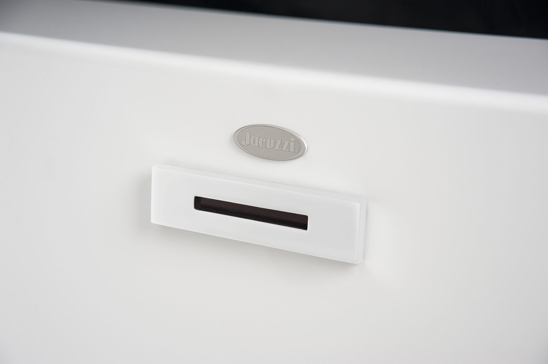 Jacuzzi Expands 'Linea' Bathtub Line — 3rings